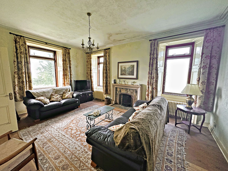 For Sale: CARSEMINNOCH FARM - Newton Stewart, DG8 7AU